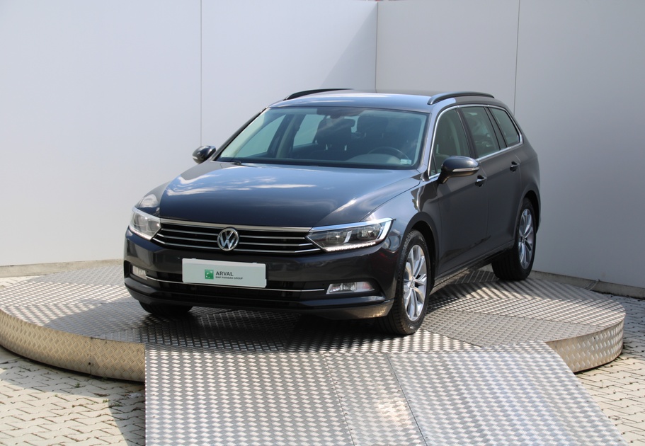 VOLKSWAGEN Passat Variant Comfort 2,0 TDI 140 kW 4x4 A/T za 14300.00 ...