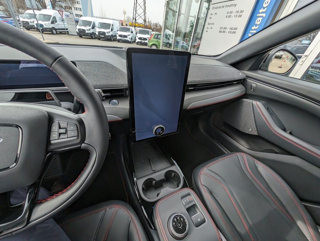 FORD Mustang Mach-E Mach Premium EV MAX (91 kWh) 294k (216kW) RWD za 52322.00 | AUTOPOLIS.sk